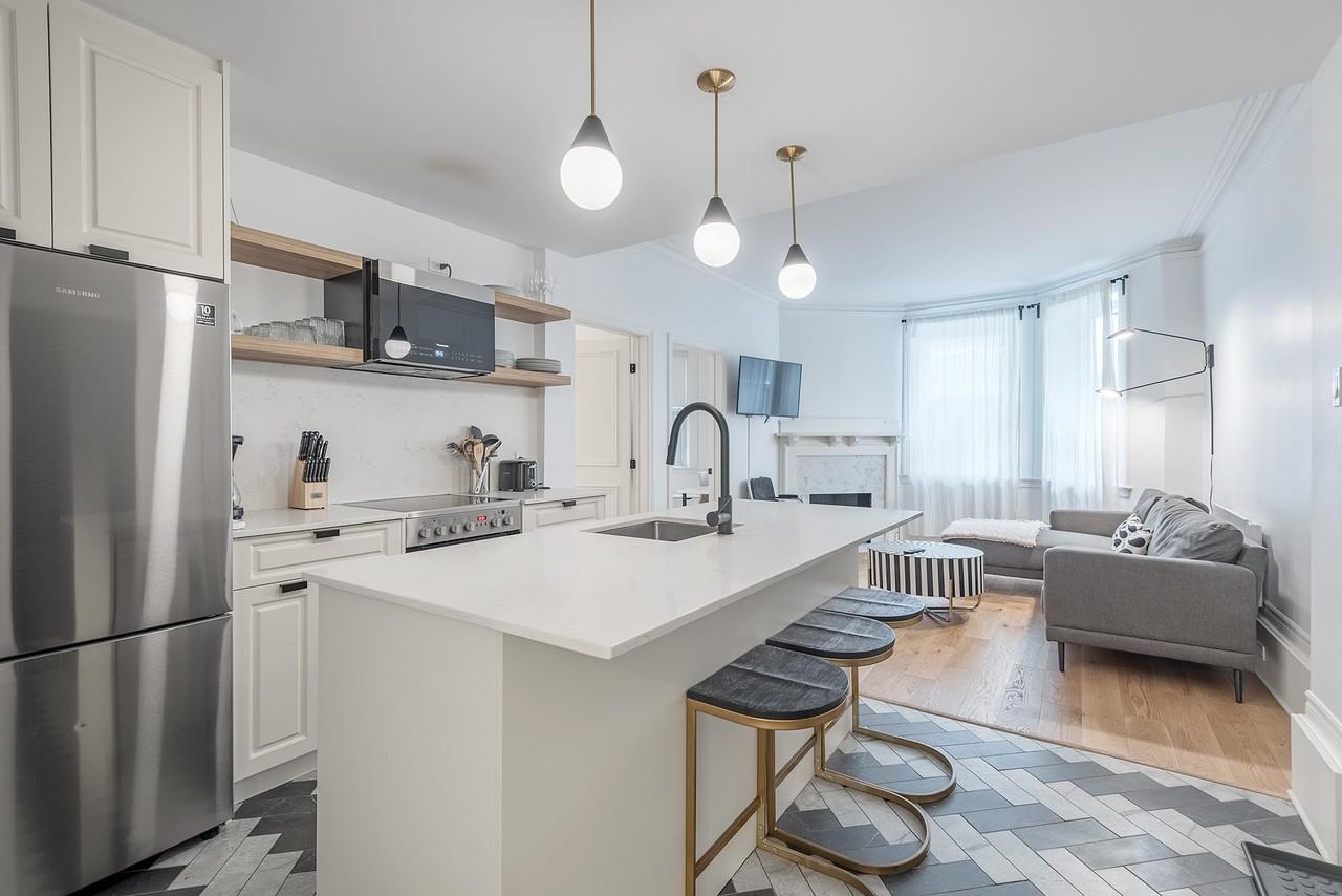 Chelsea House Apartments - 1859 Av Lincoln Montréal QC | Zumper