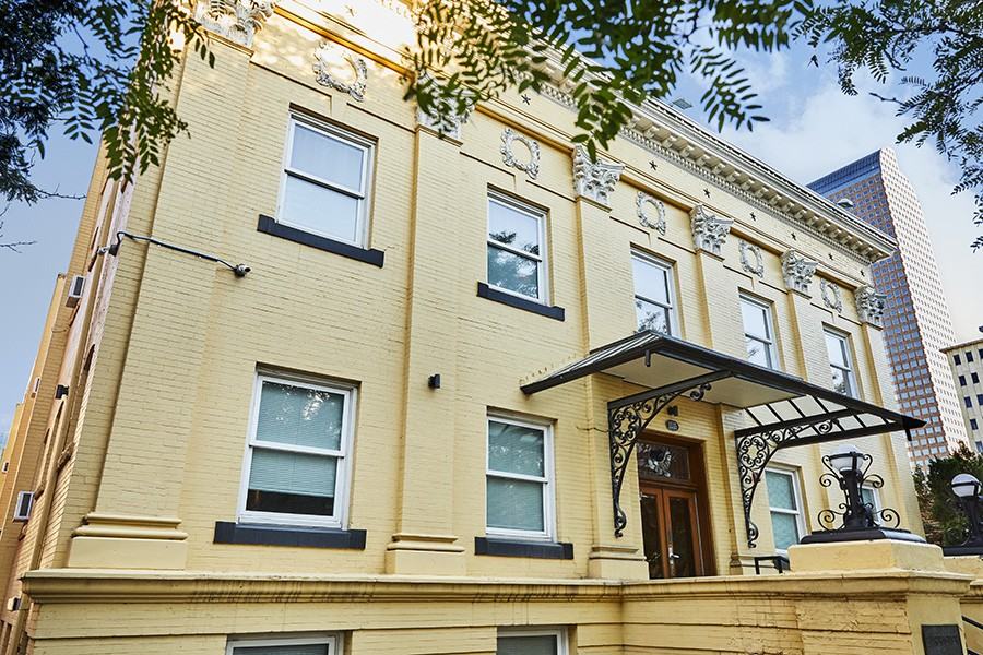 The Barrister Apartments - 1535 N Grant St Denver CO | Zumper