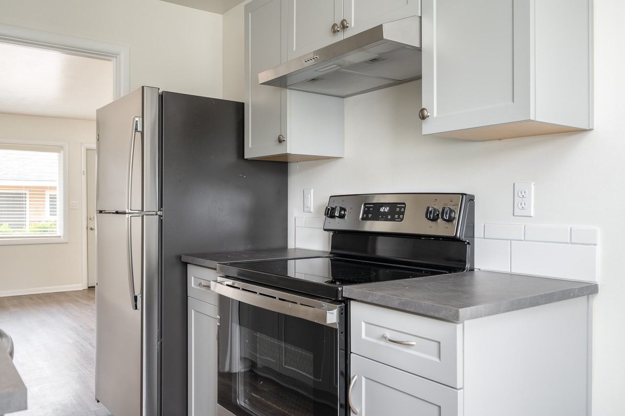 Clinton Court Apartments - 2725 Se 29th Ave Portland OR | Zumper