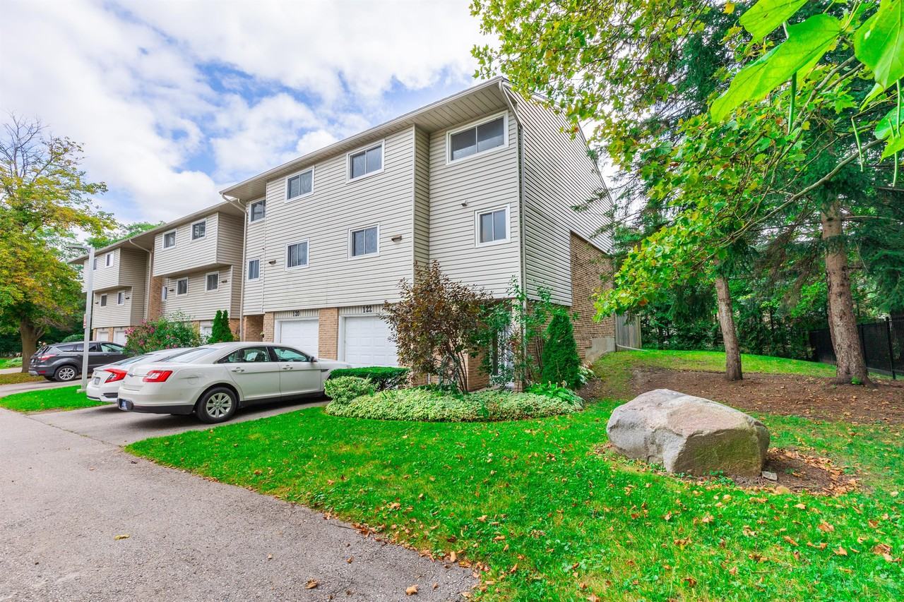 Sandringham Cres. 122-159 Apartments - 159 Sandringham Estates ...