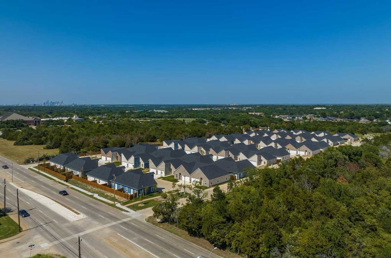 Hampton Duplexes Apartments - 7808 S Hampton Rd Dallas TX | Zumper