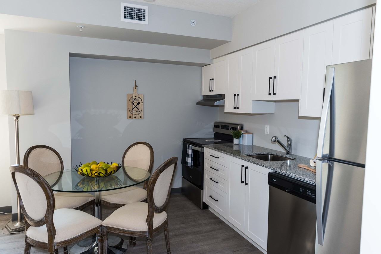 Bloomingdale Mews 2 Apartments - 595 Strasburg Rd, Kitchener, ON N2E ...