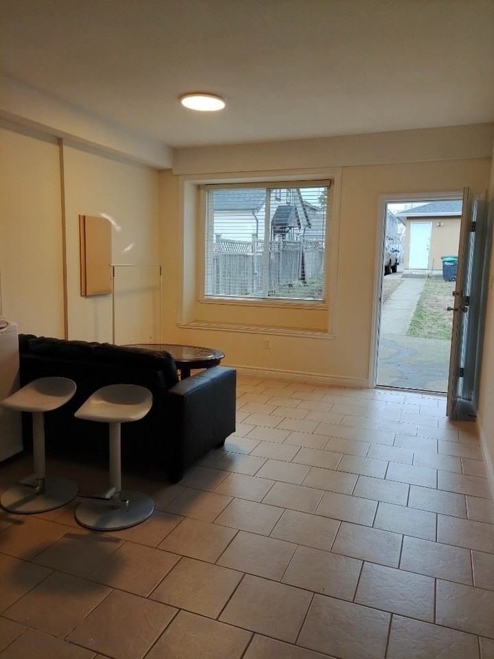 517 East 58th Avenue, Vancouver, BC V5X 1W1, CAN - 1 bedroom House ...