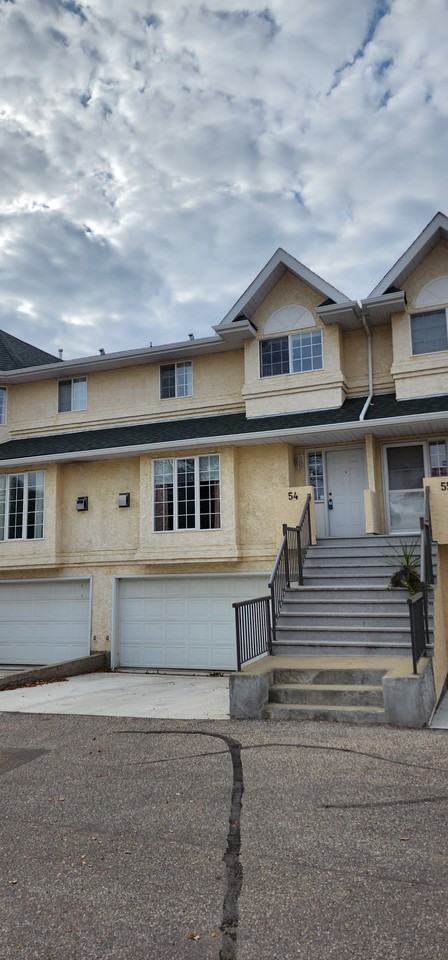 Spacious 3 bed 2 full bath 2 half bath townhouse*dbl attached garage*35 ...
