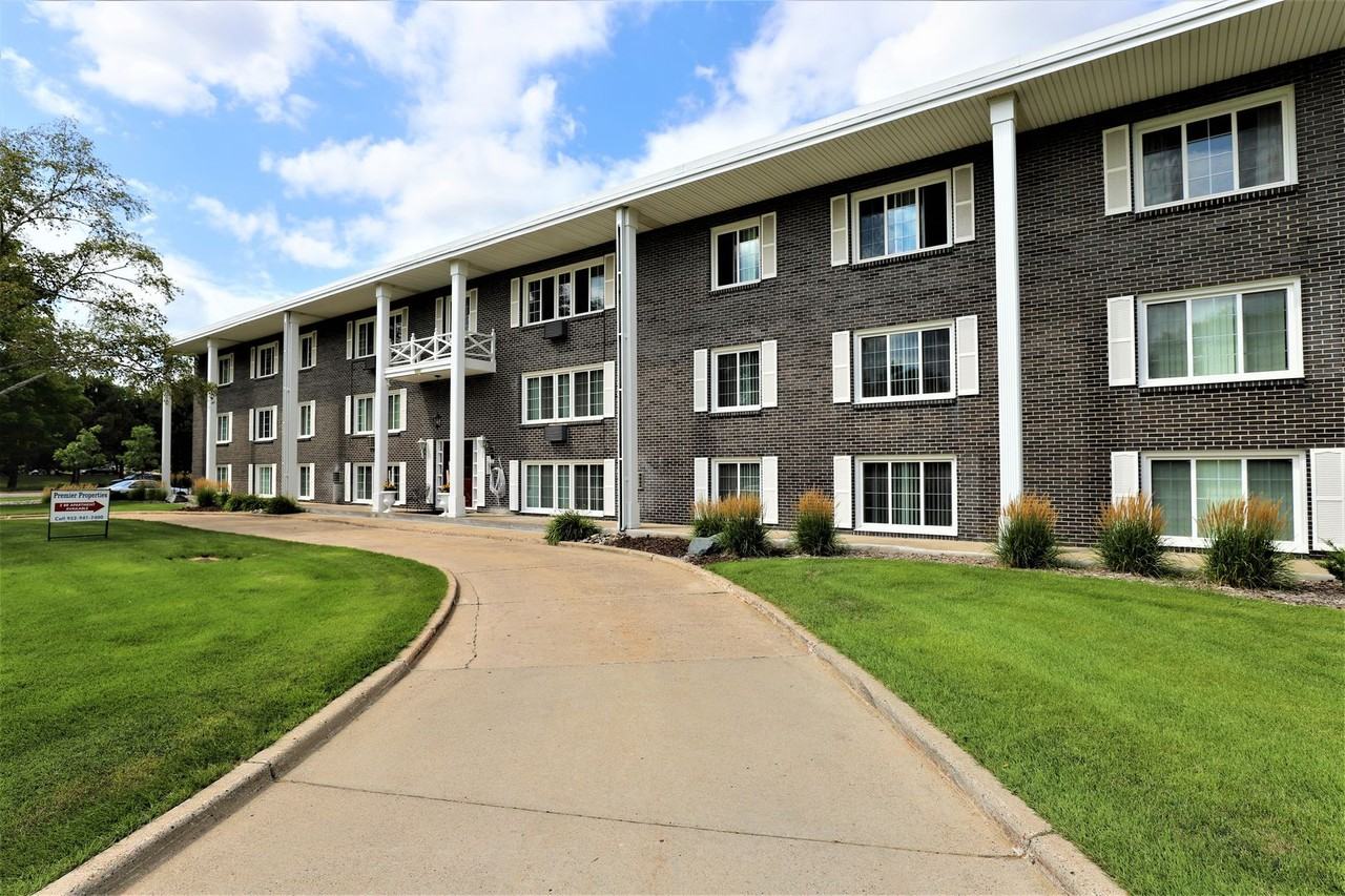 Hazelton Bldg Apartments - 4000 Hazelton Rd Edina MN | Zumper