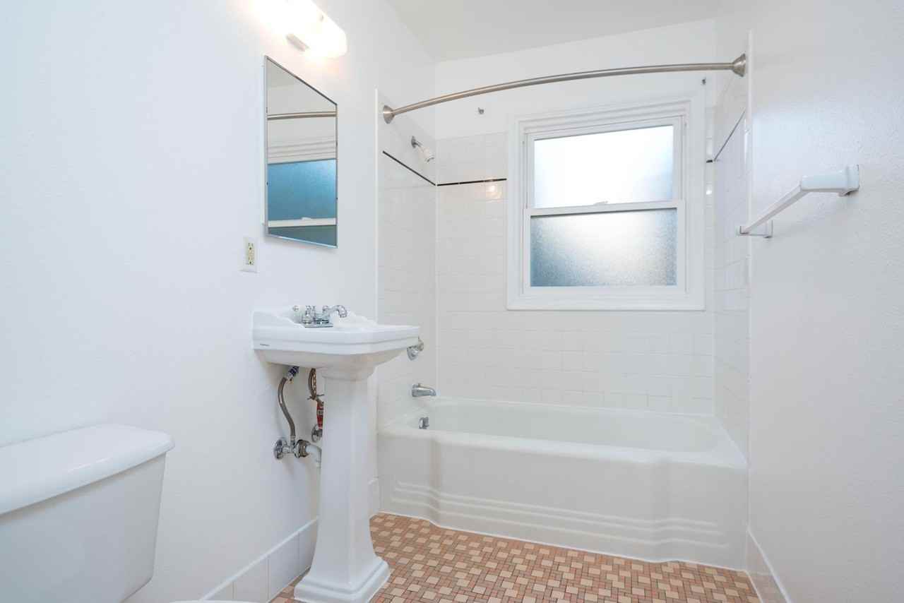 Waverleigh Apartments - 3020 Southeast Waverleigh Boulevard, Portland ...