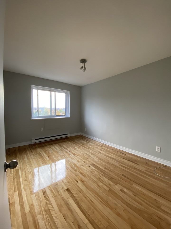 The 939-959 Côte-Vertu Apartments - 939,959 Boulevard Côte Vertu ...