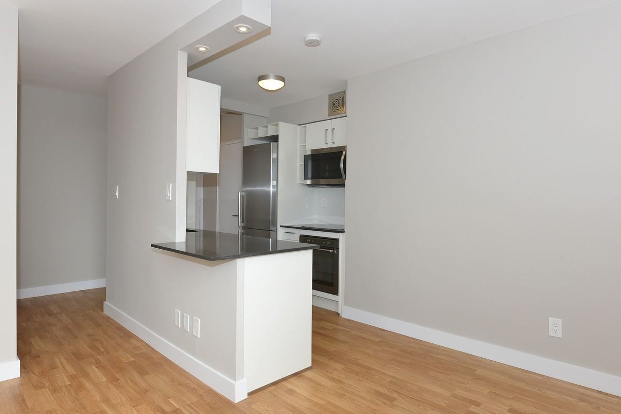 190 Jameson Avenue Apartments - 190 Jameson Ave, Toronto, ON M6K 2Z5 ...