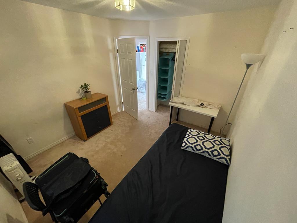 W 40th Ave & Alberta St, Vancouver, BC V5Y 3M6 - Room for Rent | PadMapper