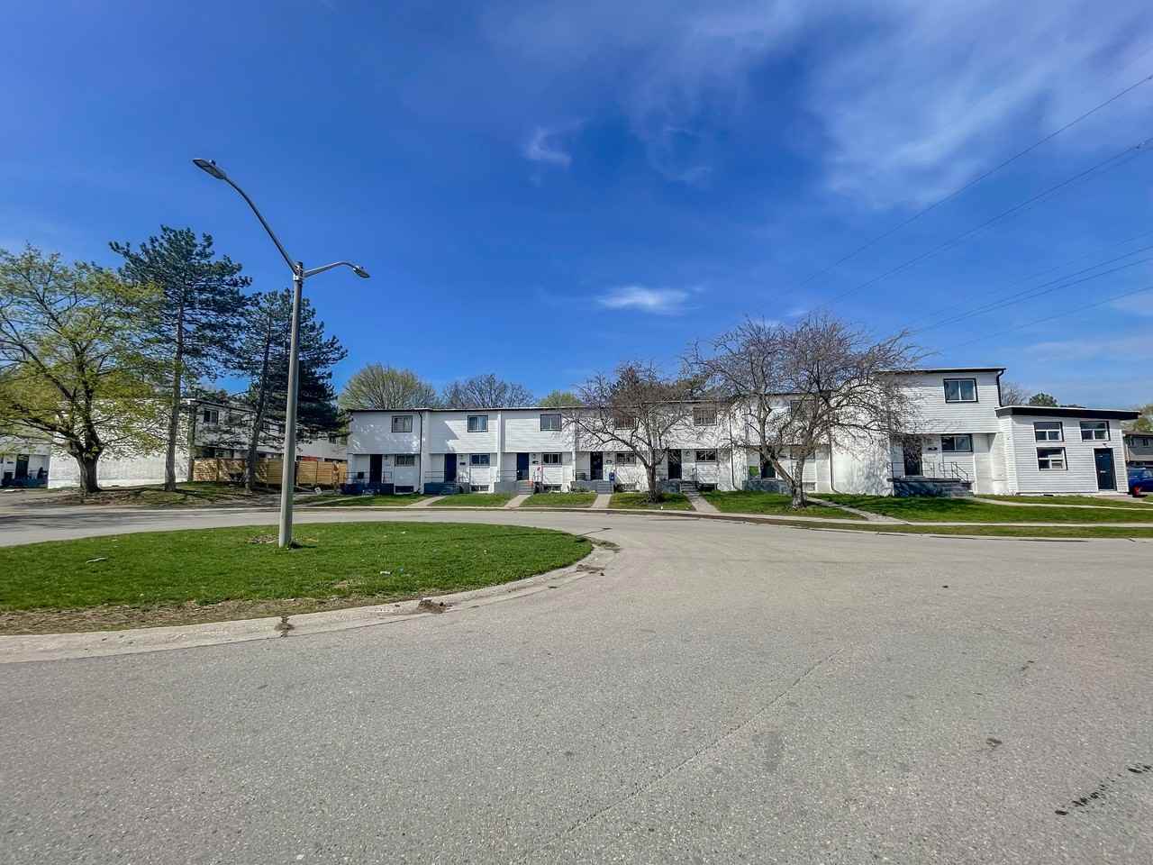 Sunnydale Towns Apartments - 529 519-529 Sunnydale Place Waterloo ON ...