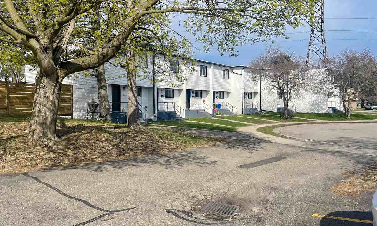 Sunnydale Towns Apartments - 529 519-529 Sunnydale Place, Waterloo, ON ...