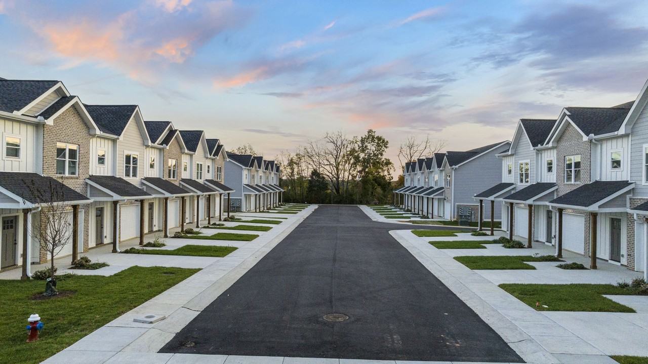 Parkview Townhomes Apartments - 2624 S Main St Springfield TN | Zumper