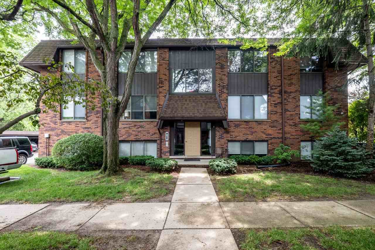 Maplecrest Apartments - 2233 E Maple Rd Birmingham MI | Zumper