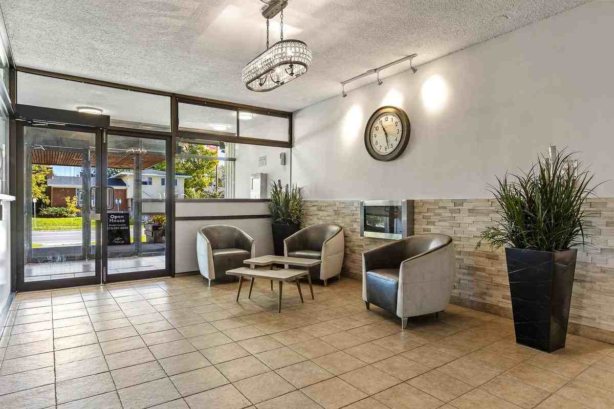 2181 Navaho Drive Apartments - Ottawa ON | Zumper