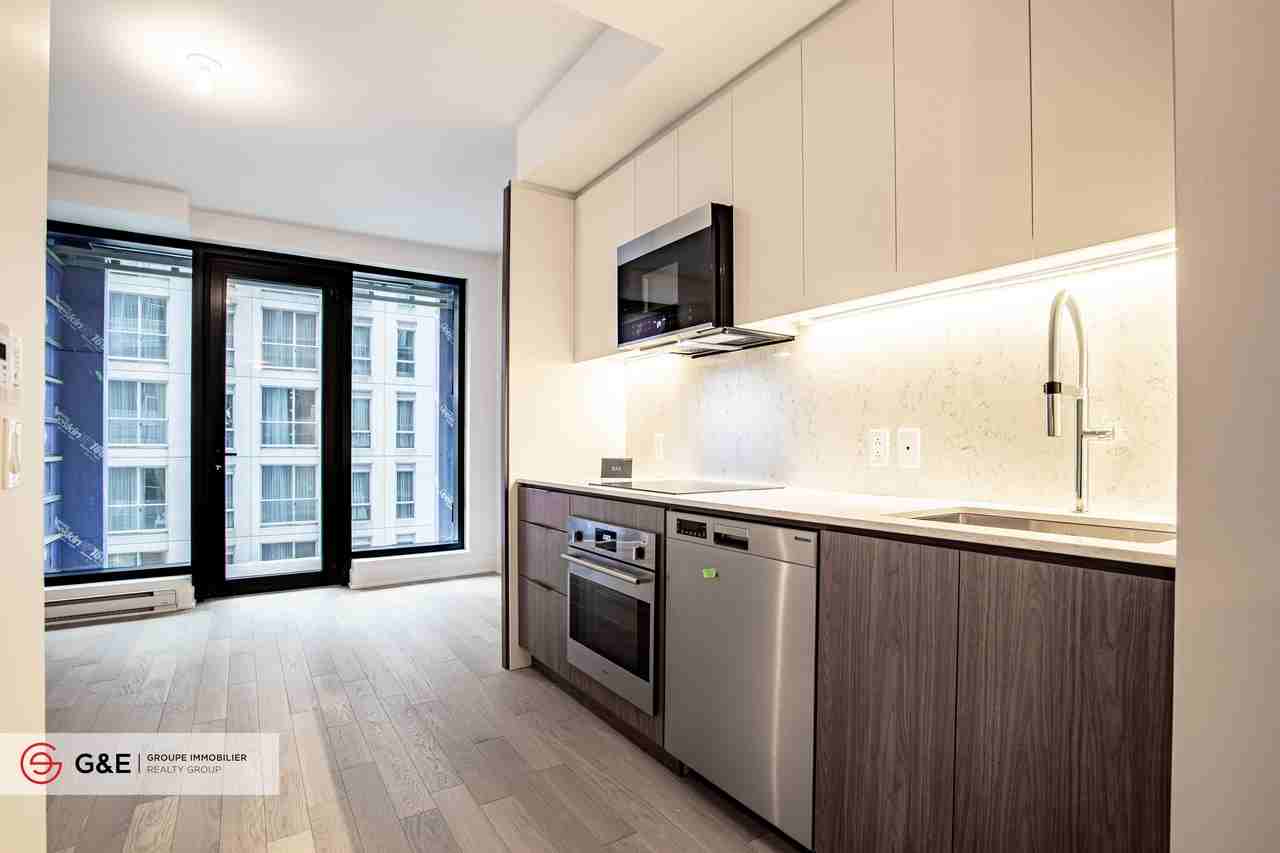 2070 Rue Peel, Montréal, QC H3A 1W6, CAN - 2 unit Rentals - Zumper