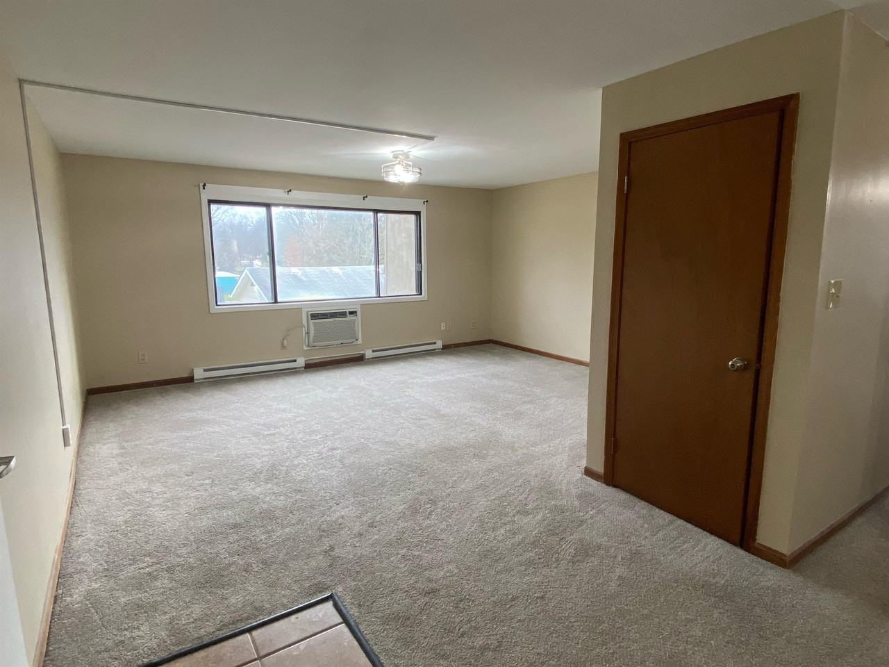 127 On The Square Crown Point Apartments - 127 Harrington Ave Crown ...