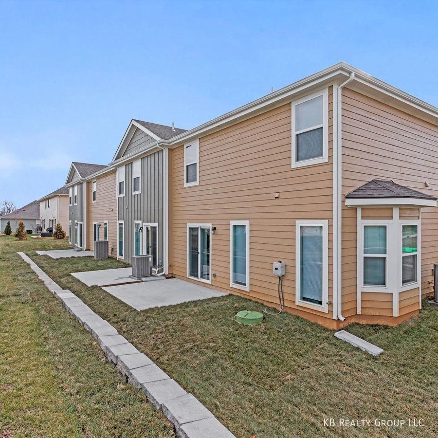 Se Chapman Ridge Dr #9421-3rd, Lees Summit, MO 64002 3 Bedroom House ...