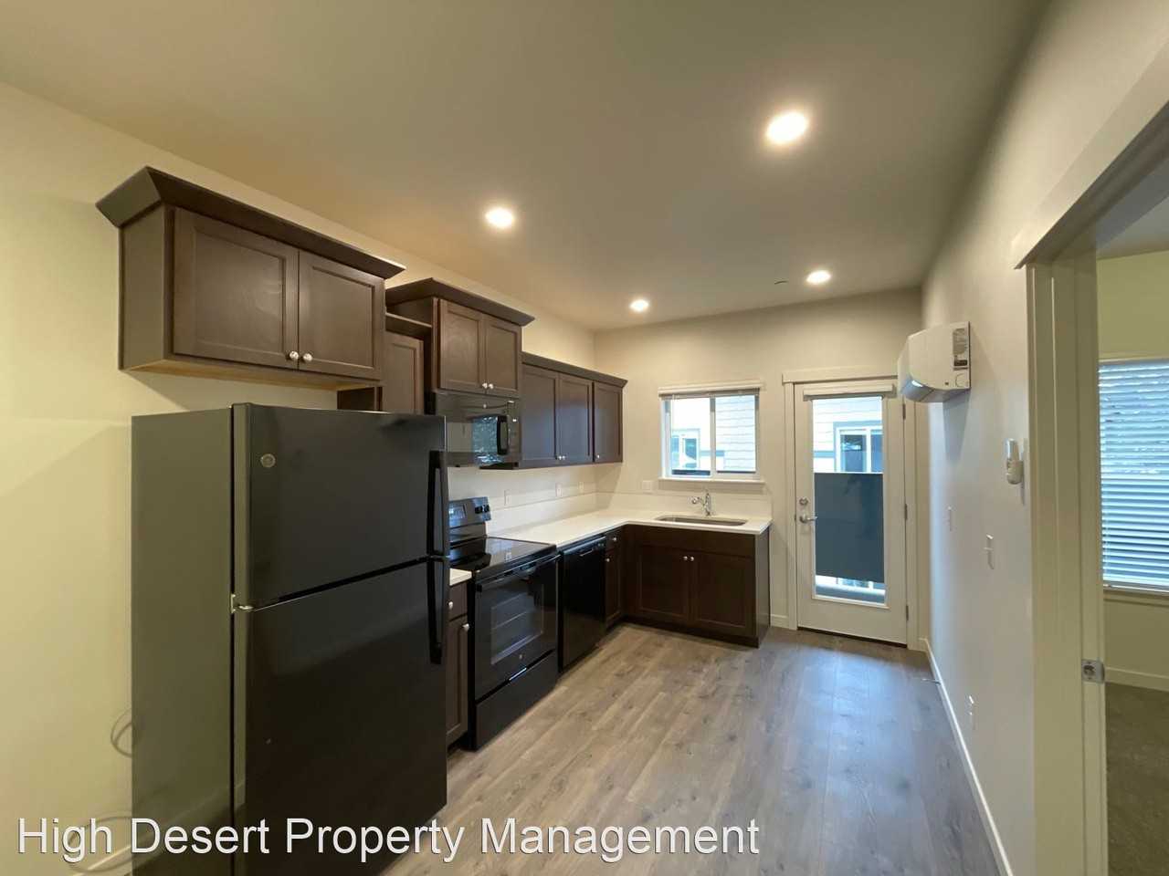 McKenzie Meadows Complex in Sisters Apartments - N Reed St Sisters OR ...