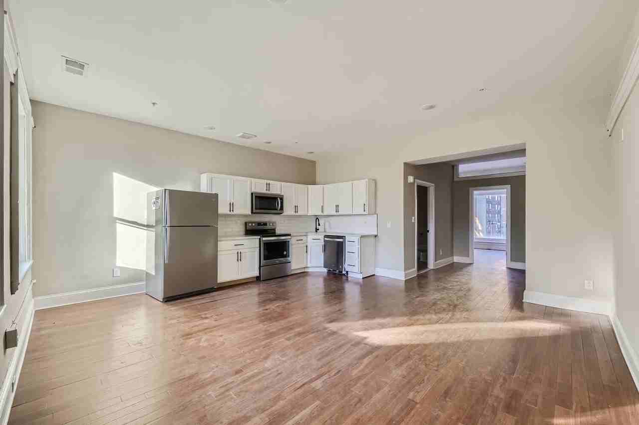 324 N Charles St Apartments in Downtown Baltimore, Baltimore, MD 21201 ...