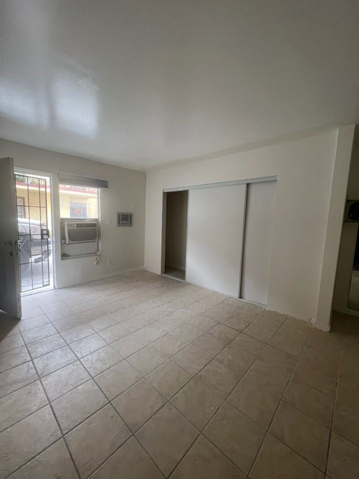 14118-14122 Calvert Street Apartments - 14118 Calvert St, Los Angeles ...