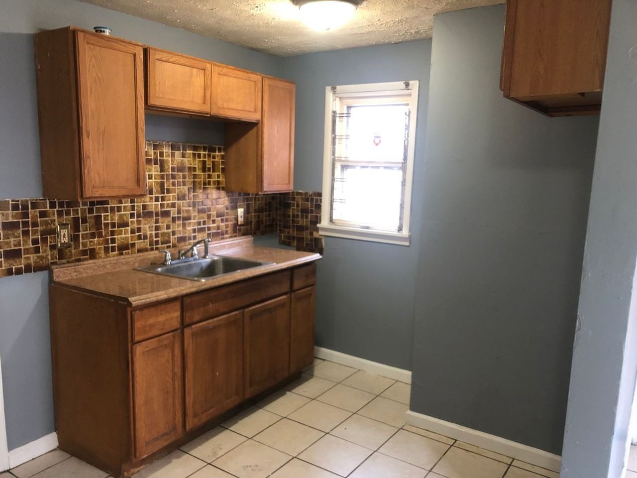 7815 Jeffries Apartments - Cleveland OH | Zumper