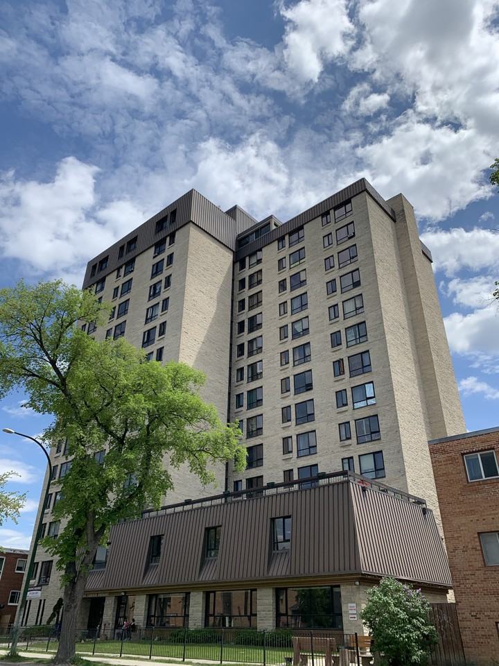 400 Stradbrook Street 55+ Apartments - 400 Stradbrook Ave Winnipeg MB ...