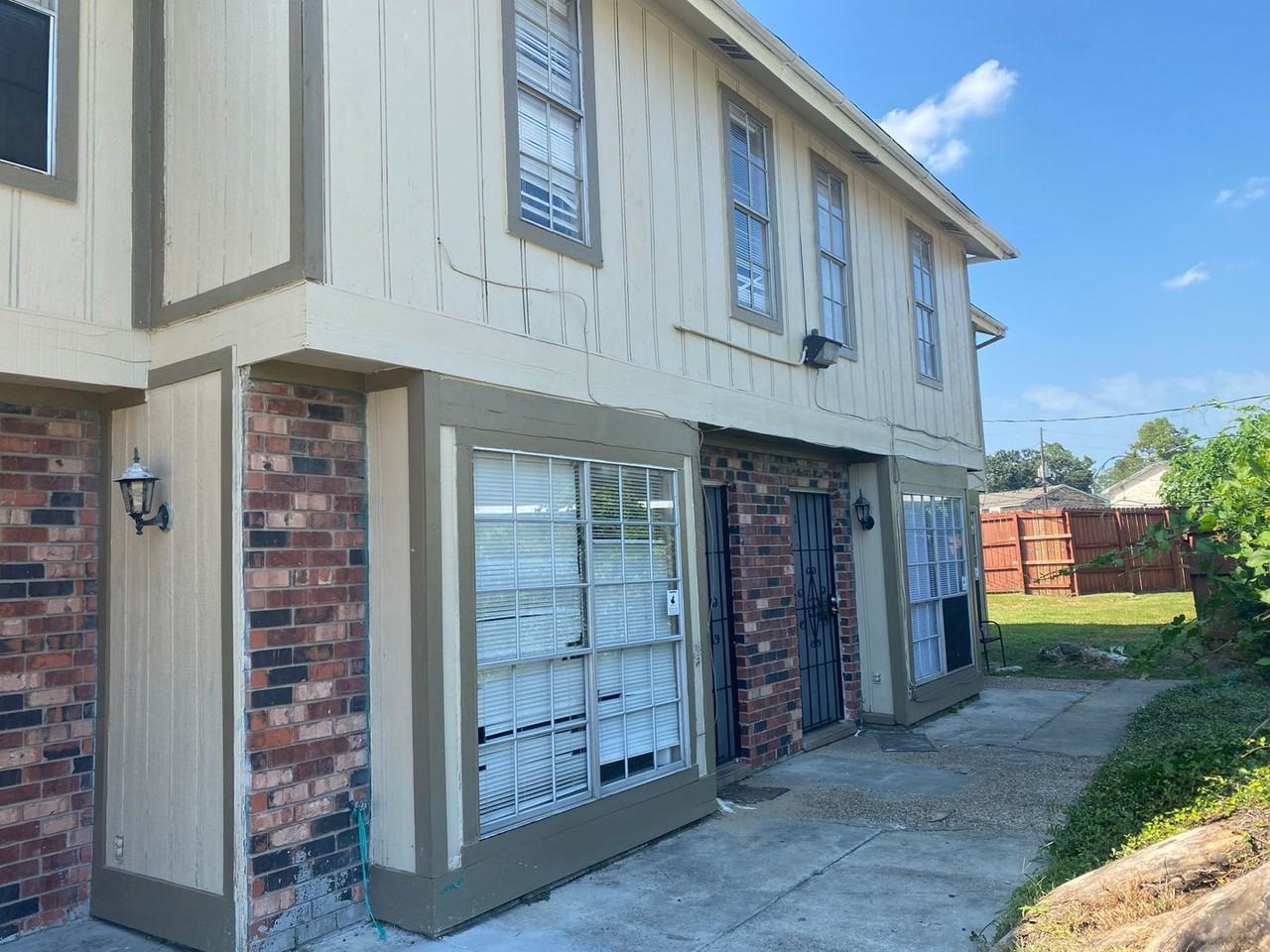 GM 8865 GSRI AVE Apartments - 8865 G S R I Ave, Oak Hills Place, LA ...