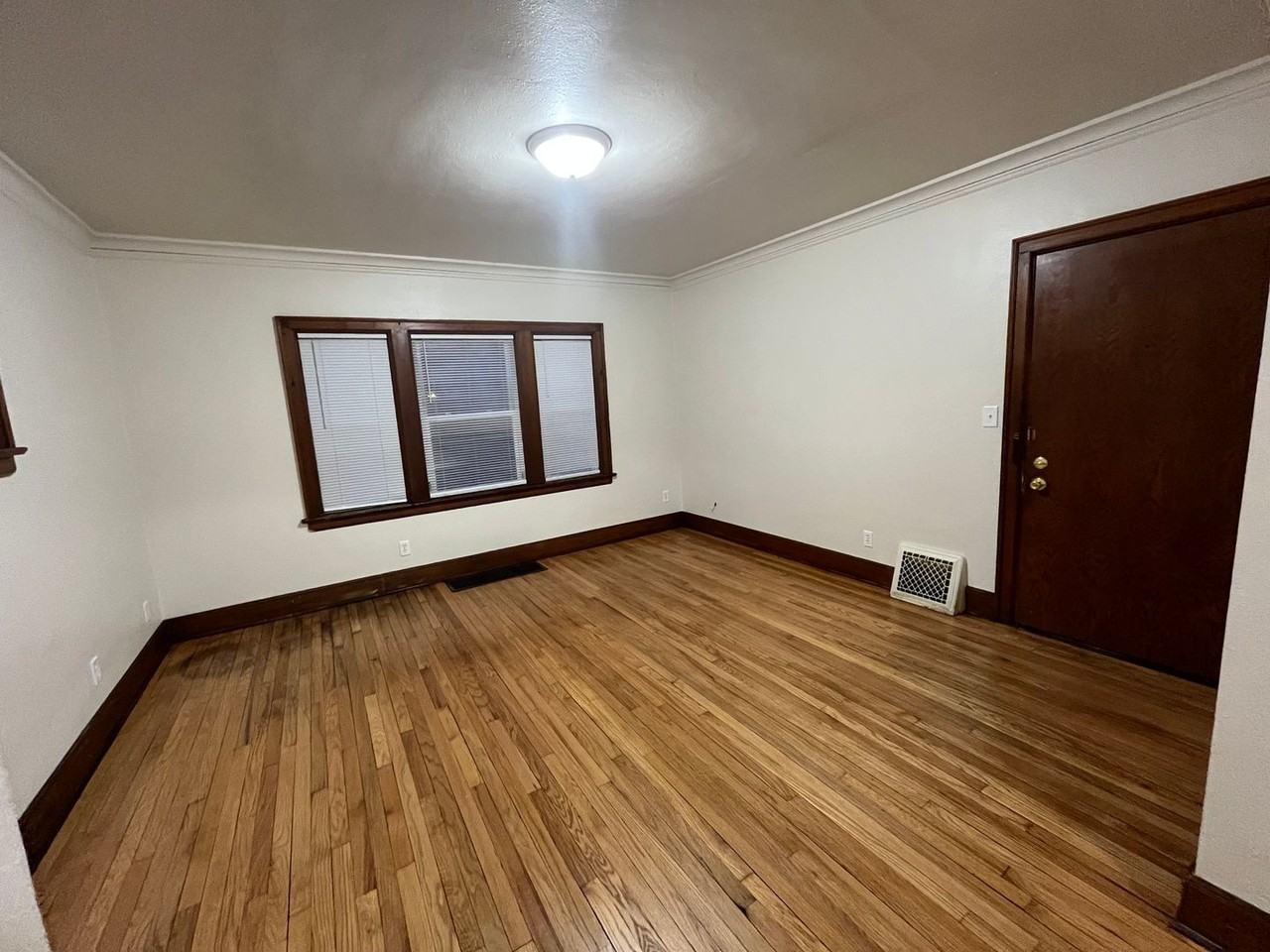 Charles St 1921 Apartments - 1921 Charles St Rockford IL | Zumper