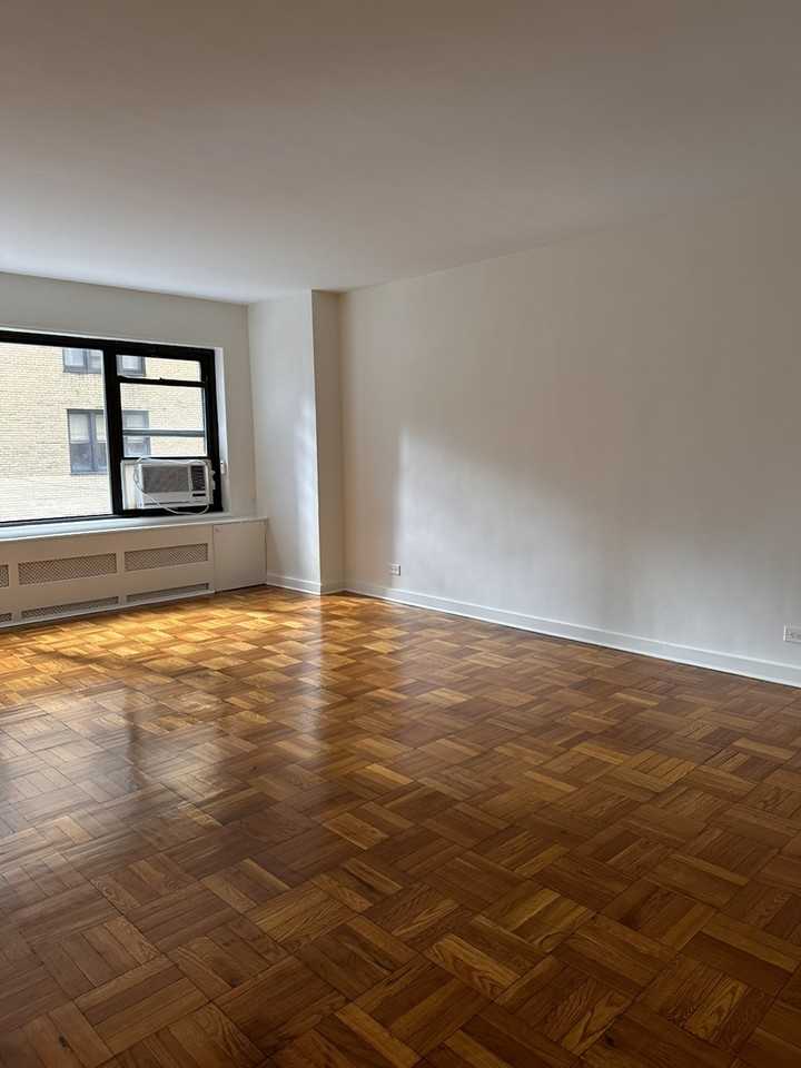 E 55th St, New York, NY 10022 1 Bedroom Apartment for $4,200/month - Zumper