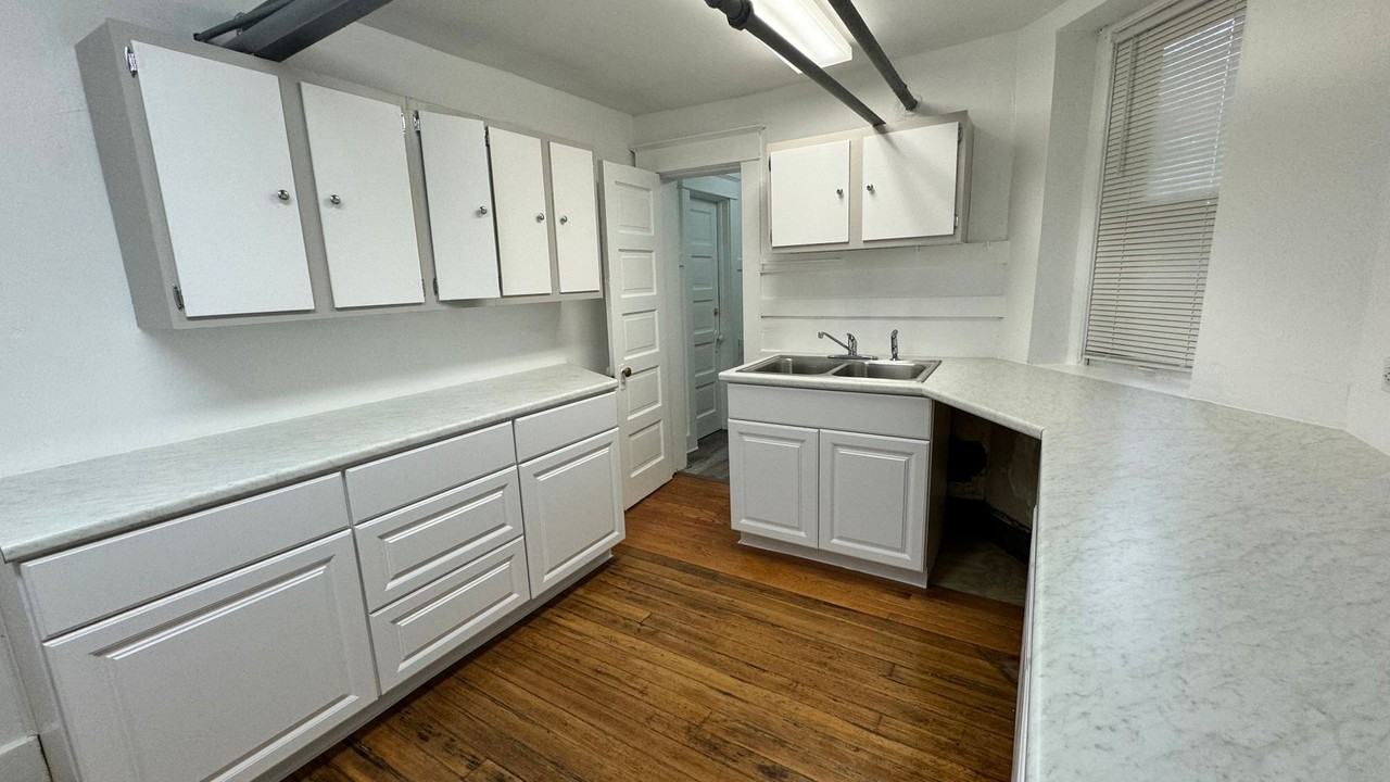 Forbes Building Apartments - 447 Wealthy St Se, Grand Rapids, MI 49503 ...