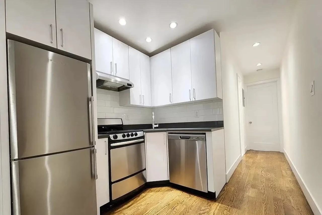E 50th St, New York, NY 10022 - 2 Bedroom Apartment for Rent | PadMapper