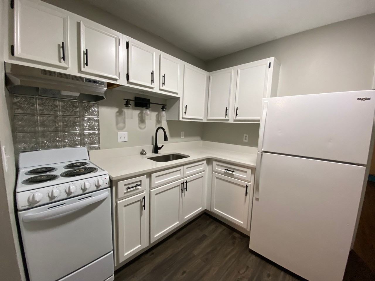 20 minutes from Downtown Nashville 1BR/1BA in Quadplex (two story ...