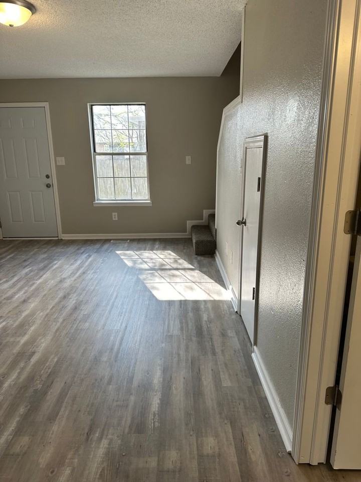 214 W Madison St Apartments - Springfield MO | Zumper