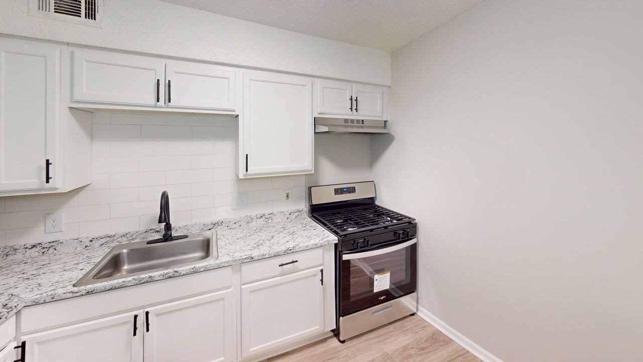 Royal Manor Apartments - 3900 Memorial Dr Decatur GA | Zumper