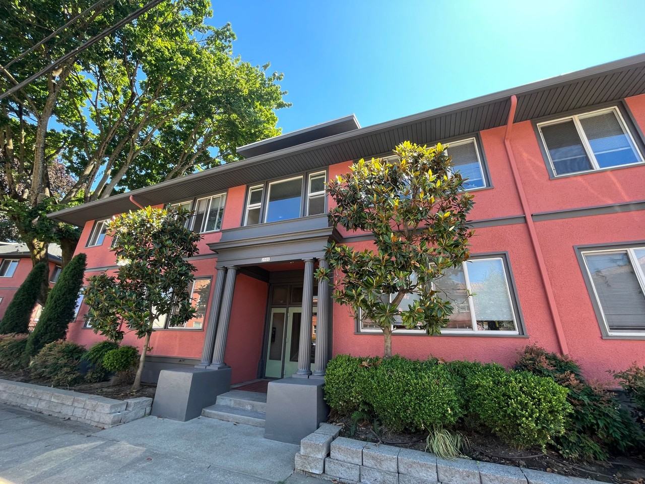 2500 Ne Hoyt St, Portland, OR 97232 - 1 Bedroom Apartment for Rent ...