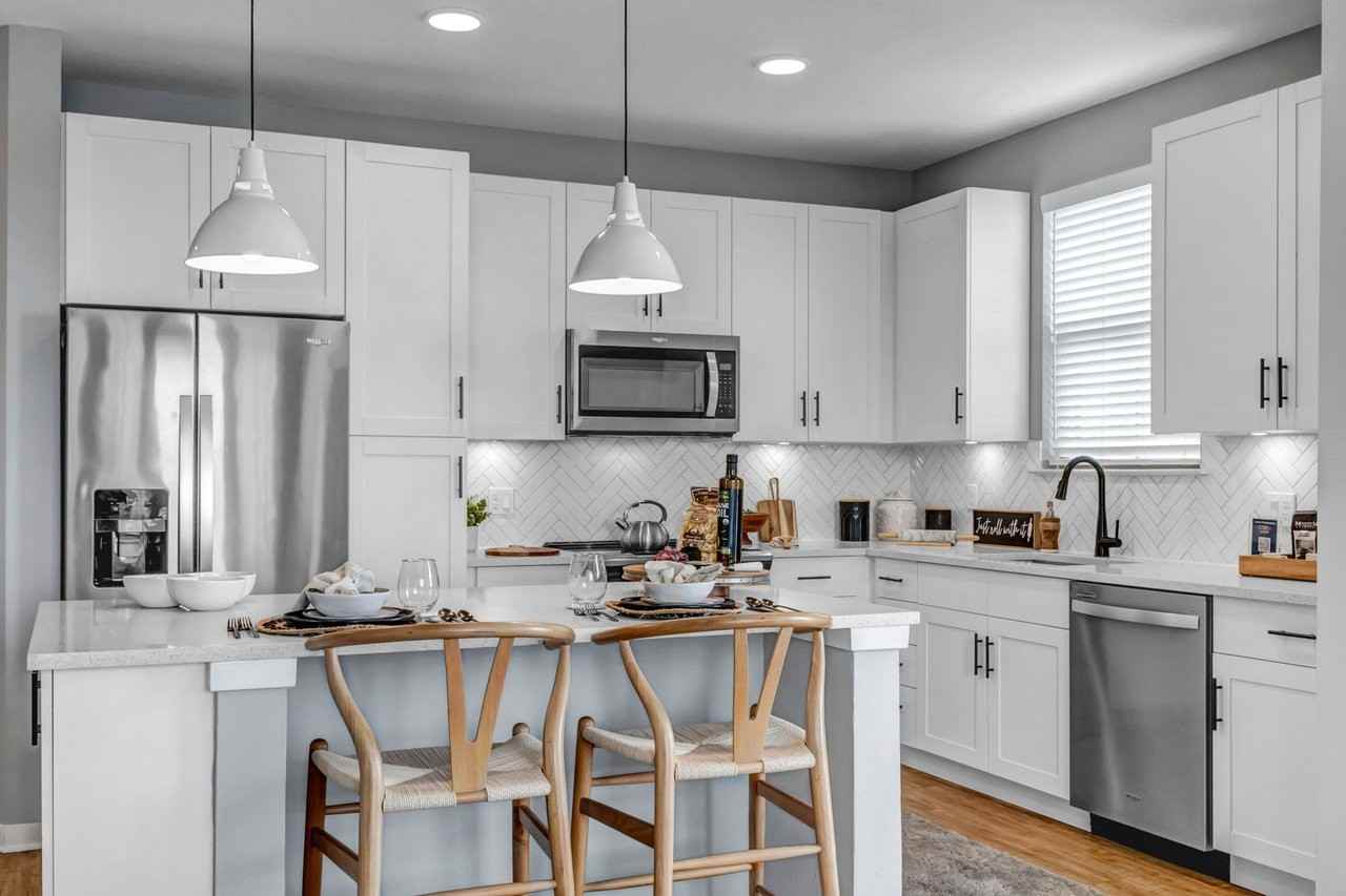 Luma Headwaters Apartments - 4000 Headwaters Way, Orlando, FL 32837 ...