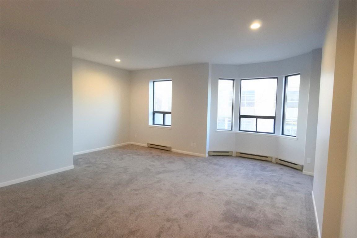 205 Danforth Ave Fl 2, Toronto, ON M4K 1N2, CAN - 2 bedroom House ...