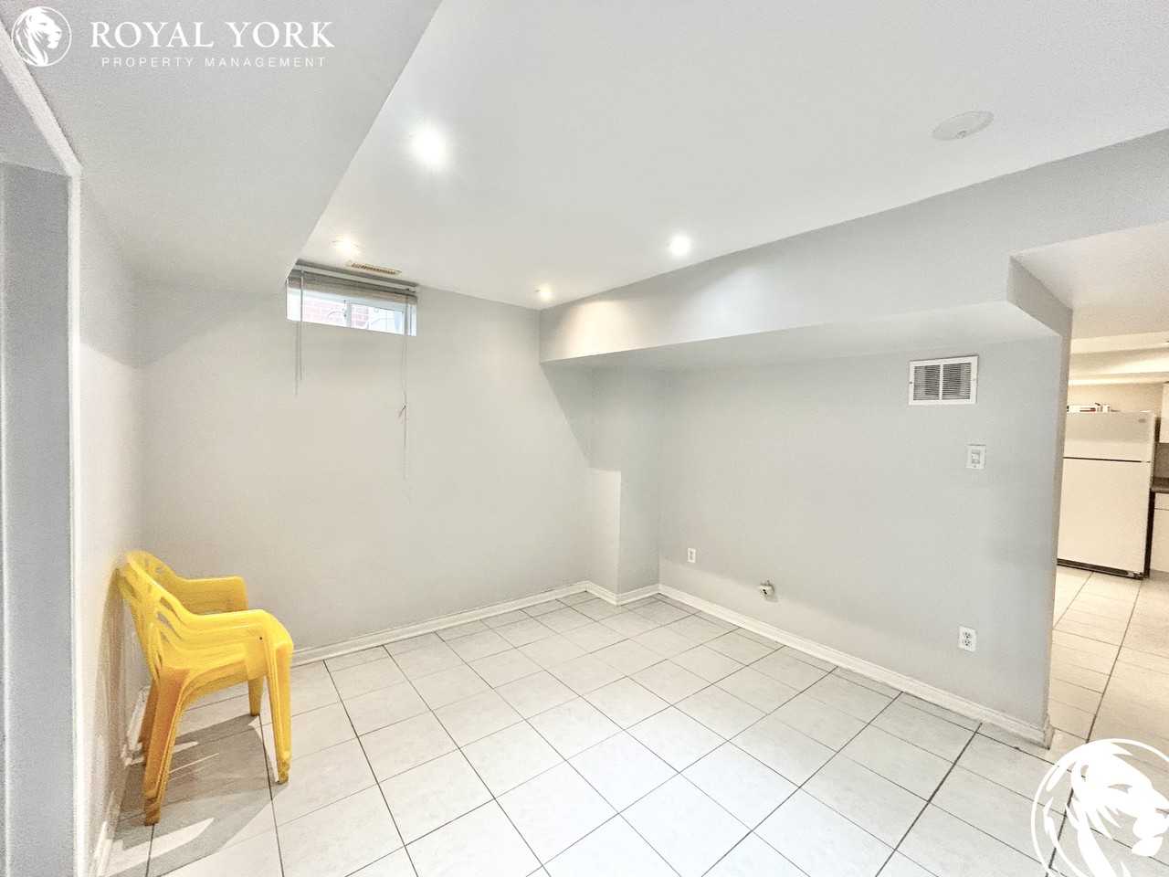 2-1239 Prestonwood Crescent, Mississauga, Ontario L5V 2Y9 Apartments ...