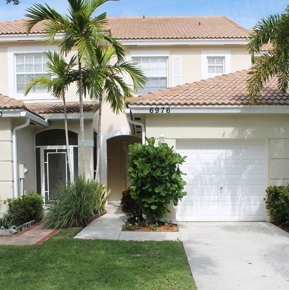 Thicket Trce, Lake Worth, FL 33467 2 Bedroom House for $2,600/month ...
