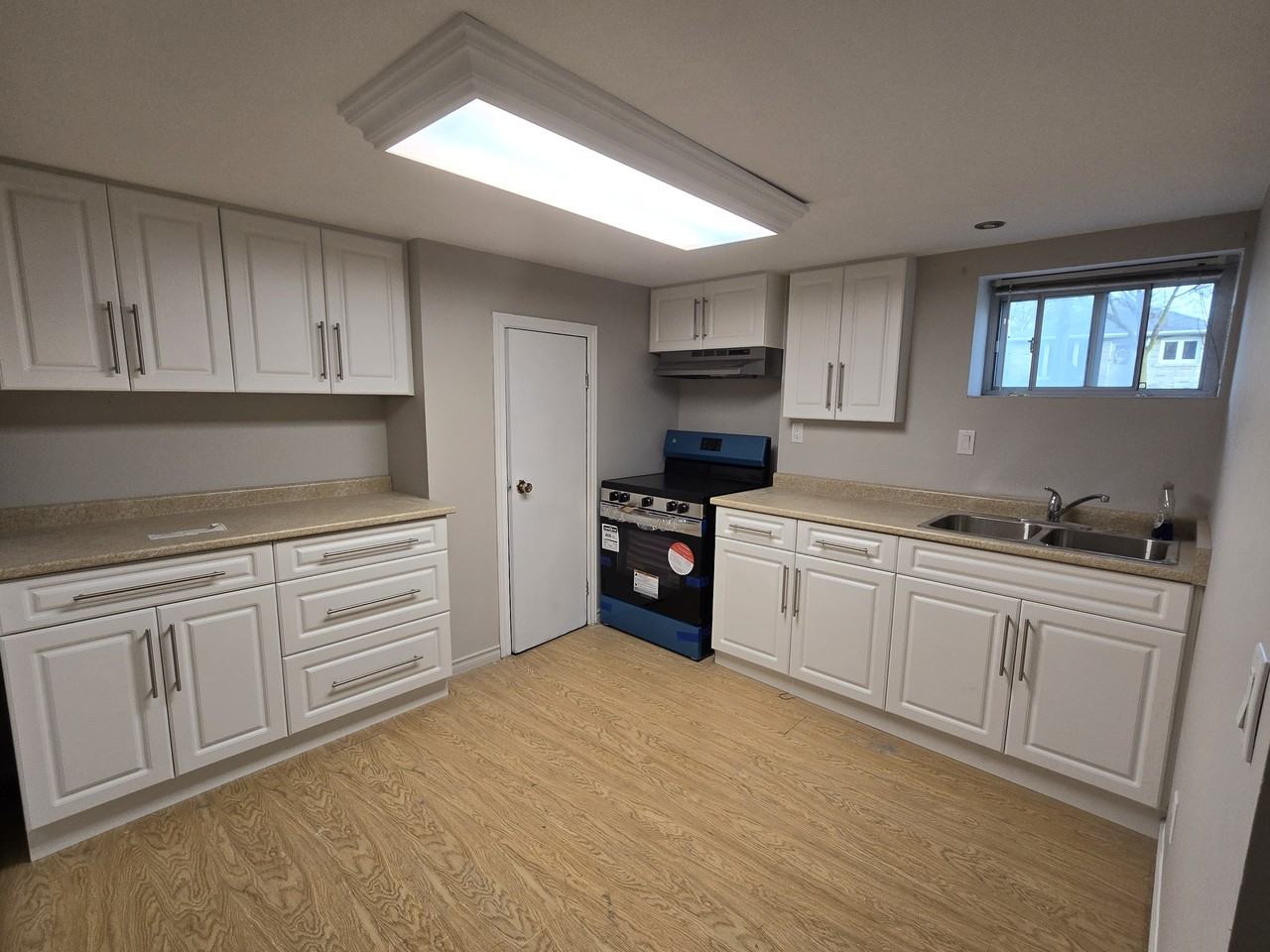 2 Rufford Road, Toronto, ON M8W 4V4 - 2 Bedroom Apartment for Rent ...