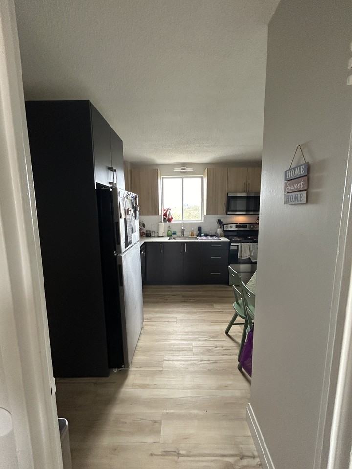 Presland Rd, Ottawa, ON K1K 2B8 Room for $900/month - Zumper Rentals