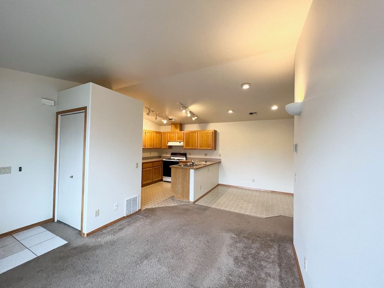 M150 - 1095 Ne Hidden Valley Dr, Bend, OR 97701 - Apartment for Rent ...