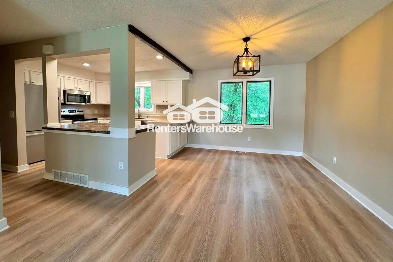 4831 71st St, Urbandale, IA 50322 4 Bedroom House for $2,250/month - Zumper