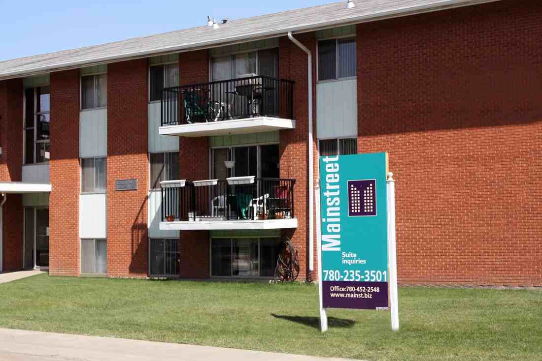 Rosslyn Apartments - 13220 113a St Nw, Edmonton, AB T5E 5C1 - Zumper