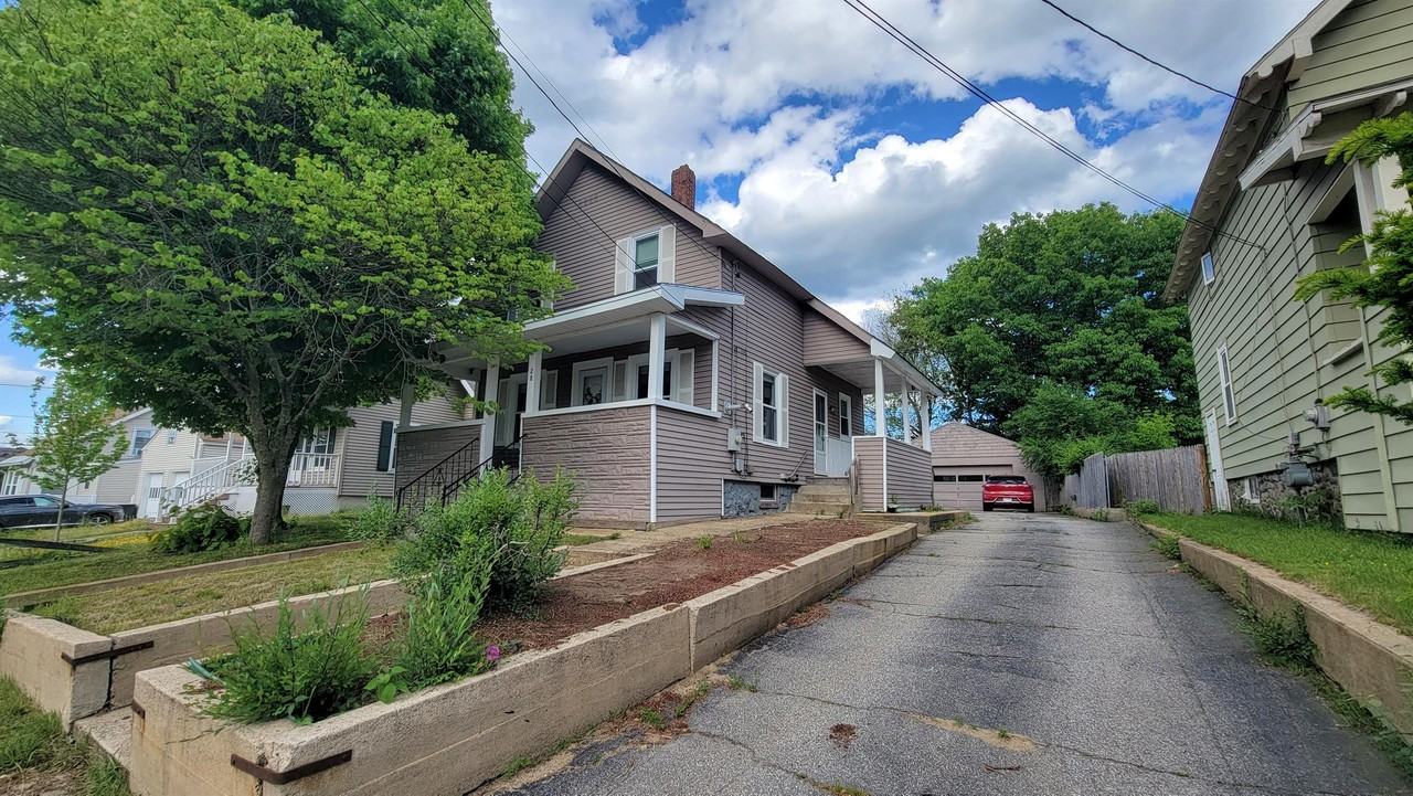 28 S Maple St, Manchester, NH 03103 - 3 bedroom House Rental - Zumper