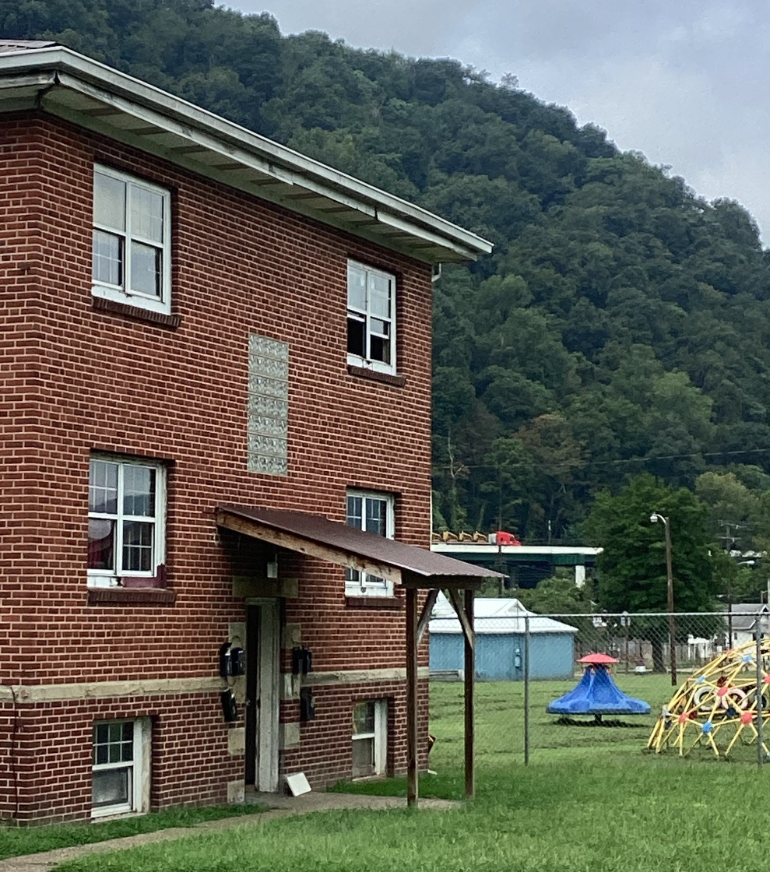 207 1/2 83Rd St Apartments - 207 1/2 83rd St Marmet WV | Zumper