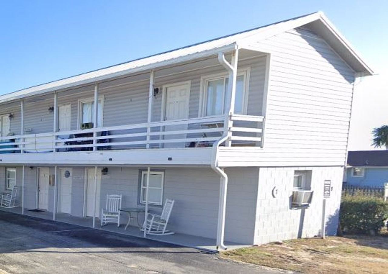 PIER VIEW COTTAGES LLC Apartments - 209 K Ave Kure Beach NC | Zumper