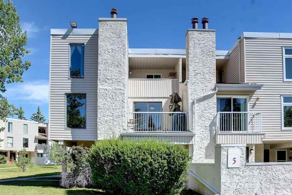 3500 Varsity Drive Northwest, Calgary, AB T2L 1Y3 2 Bedroom House for ...