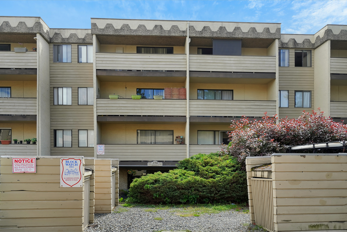252 Gorge Rd E Apartments in Burnside, Victoria, BC V9A 6W3 - Zumper