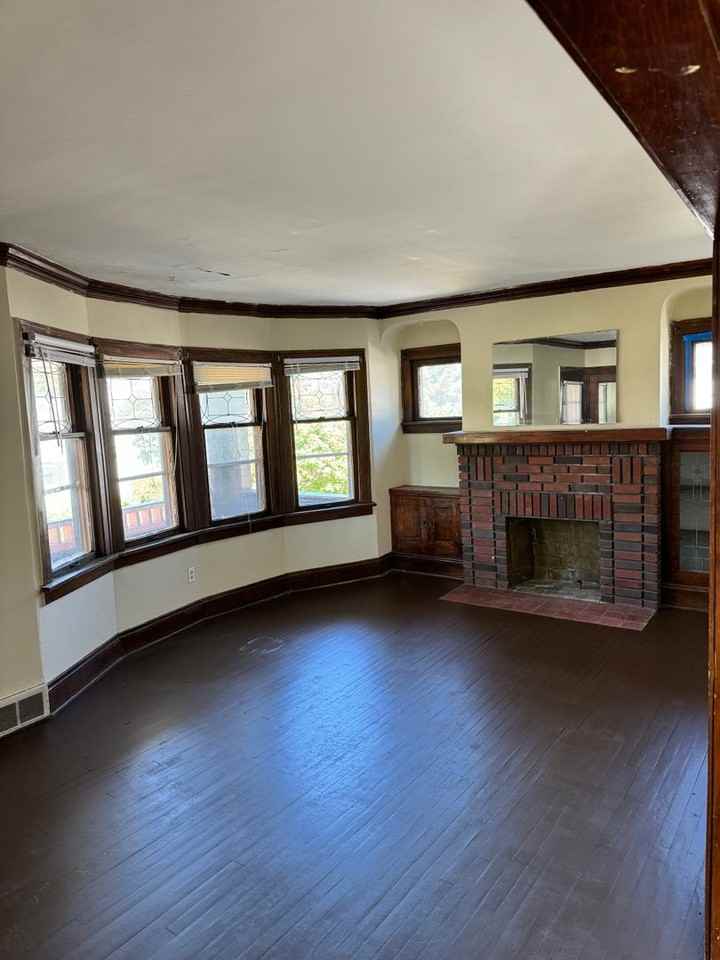 Hillview Rd. 1673 Apartments - 1673 Hillview Rd Cleveland OH | Zumper